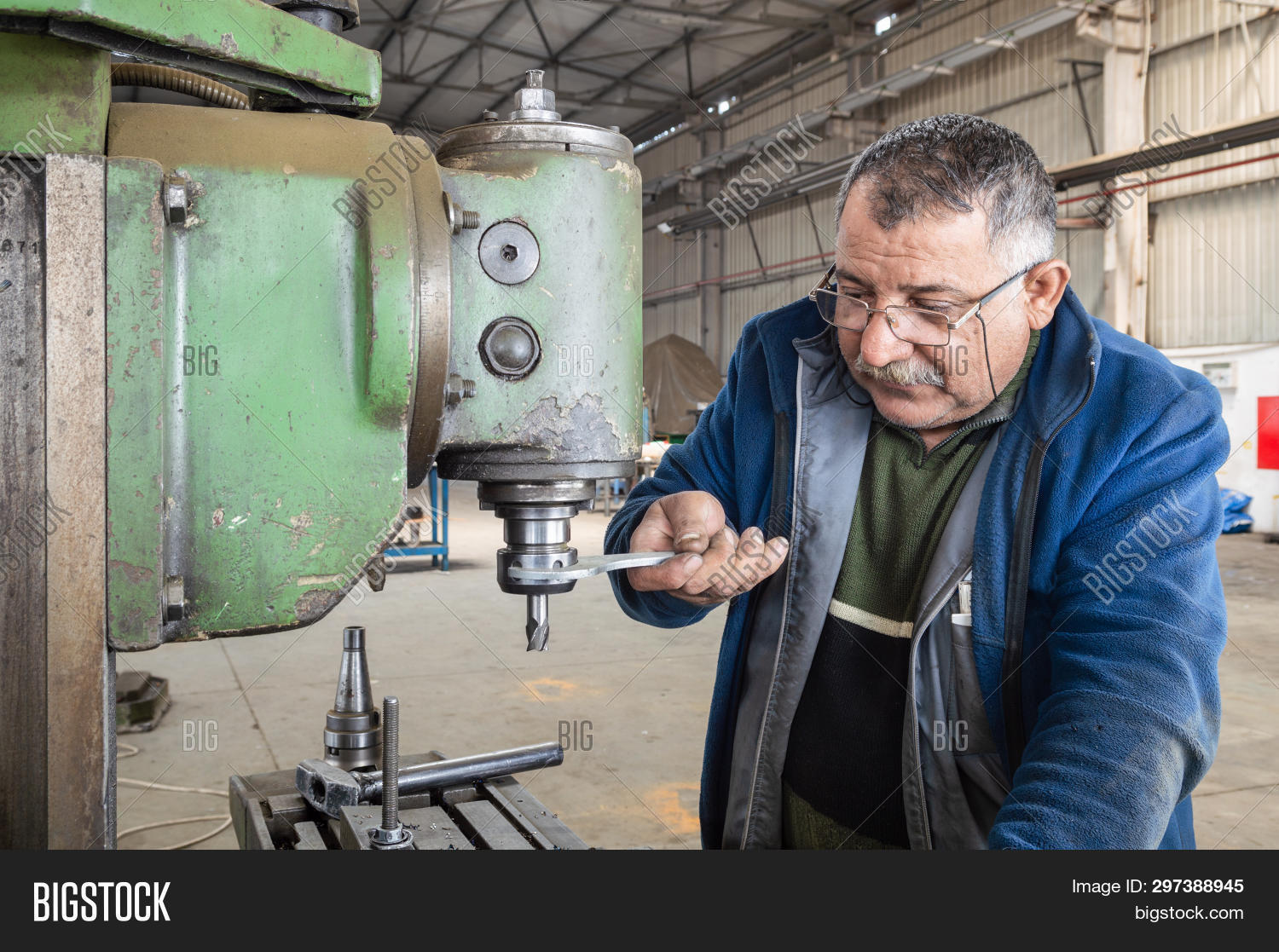 Milling Machine Image & Photo (Free Trial) | Bigstock