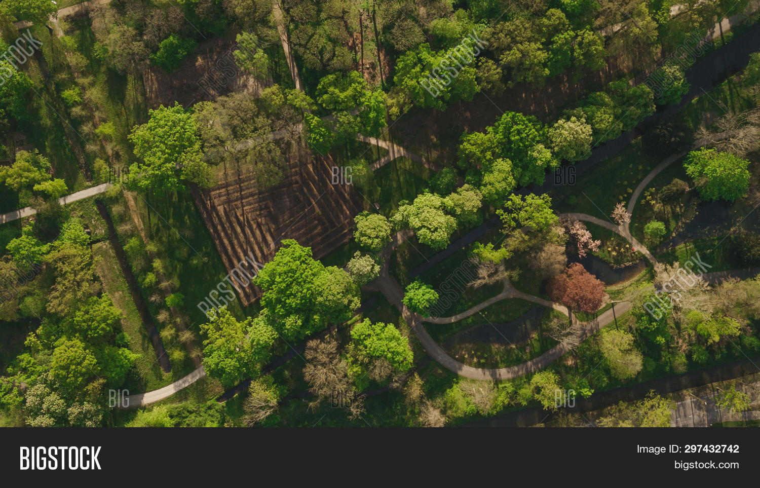 Labyrinth De Haar Image & Photo (Free Trial) | Bigstock