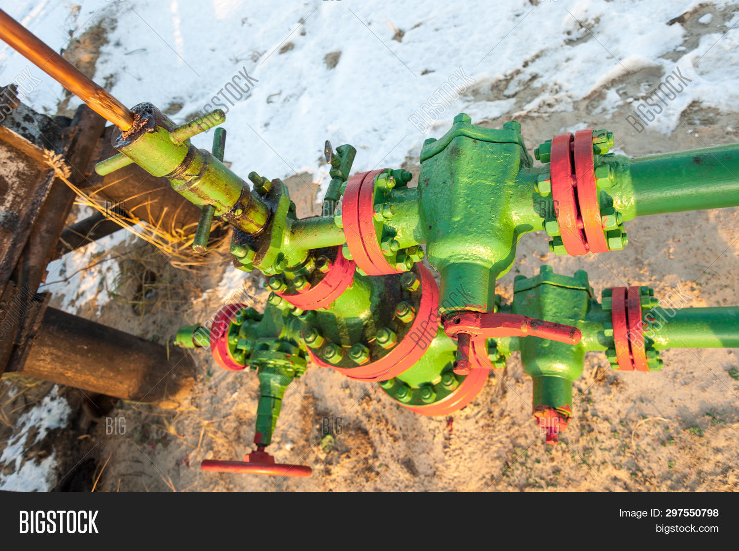 Oil Wellhead Valve Image & Photo (Free Trial) | Bigstock