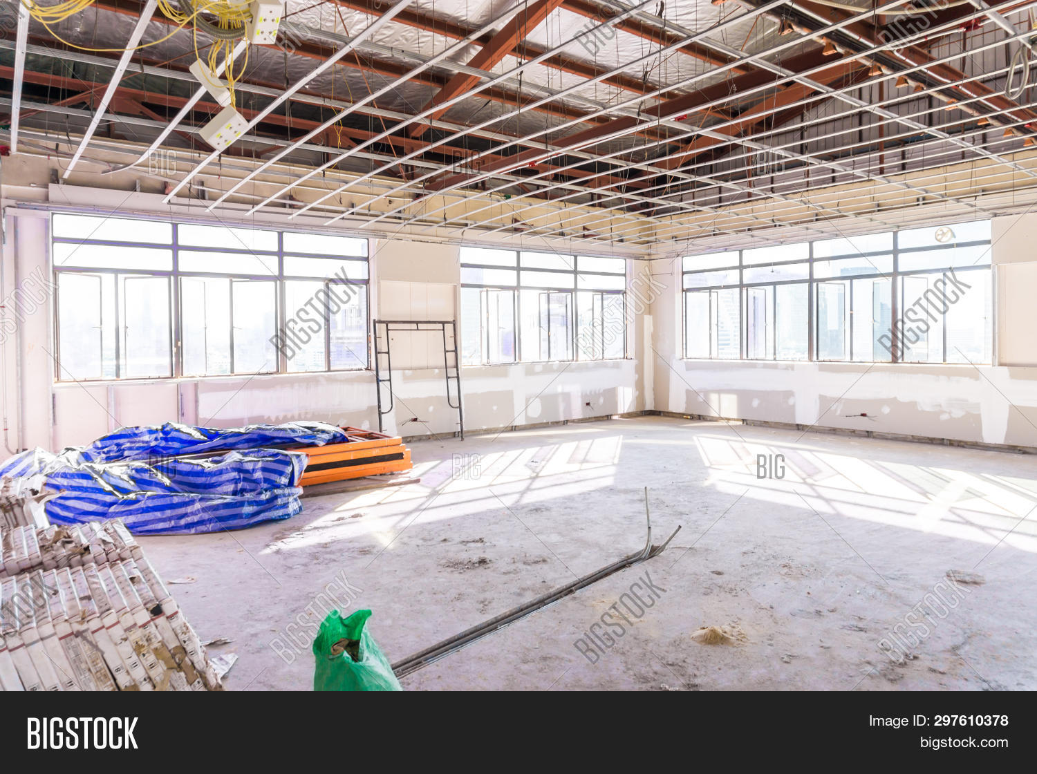Imagen y foto Renovate Building (prueba gratis) | Bigstock