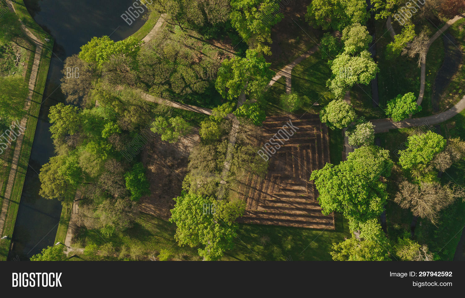 Labyrinth De Haar Image & Photo (Free Trial) | Bigstock