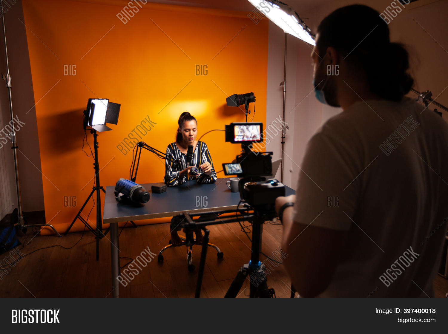 Filming Influencer Image & Photo (Free Trial) | Bigstock