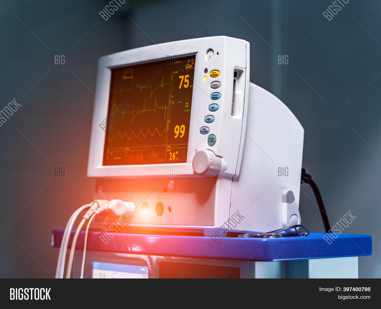 Icu Cardiovascular Image & Photo (Free Trial) | Bigstock