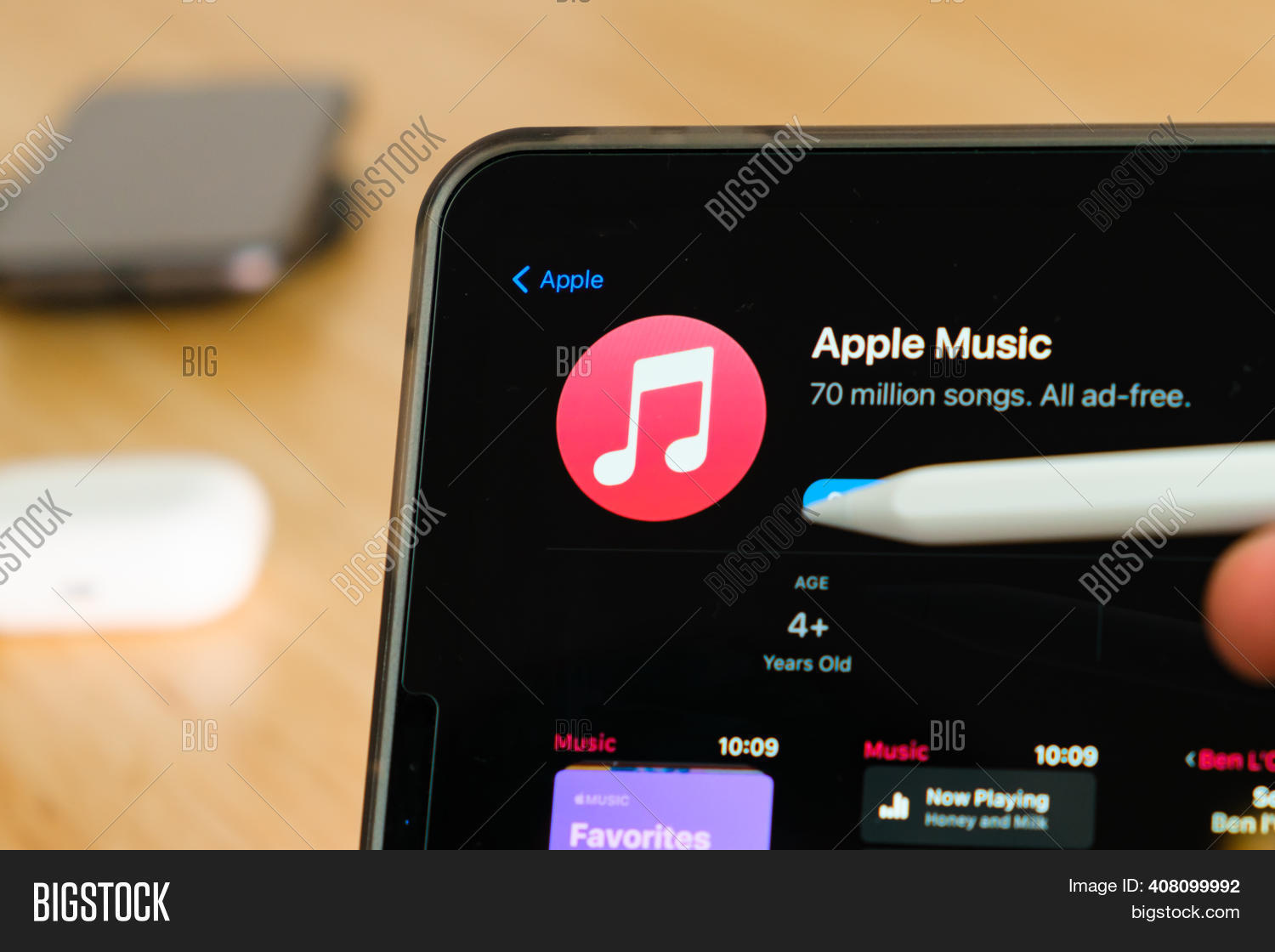 Apple Music Logo Shown Image & Photo (Free Trial) | Bigstock