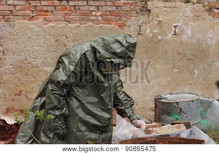 Man Gas Mask Green Image & Photo (Free Trial) | Bigstock
