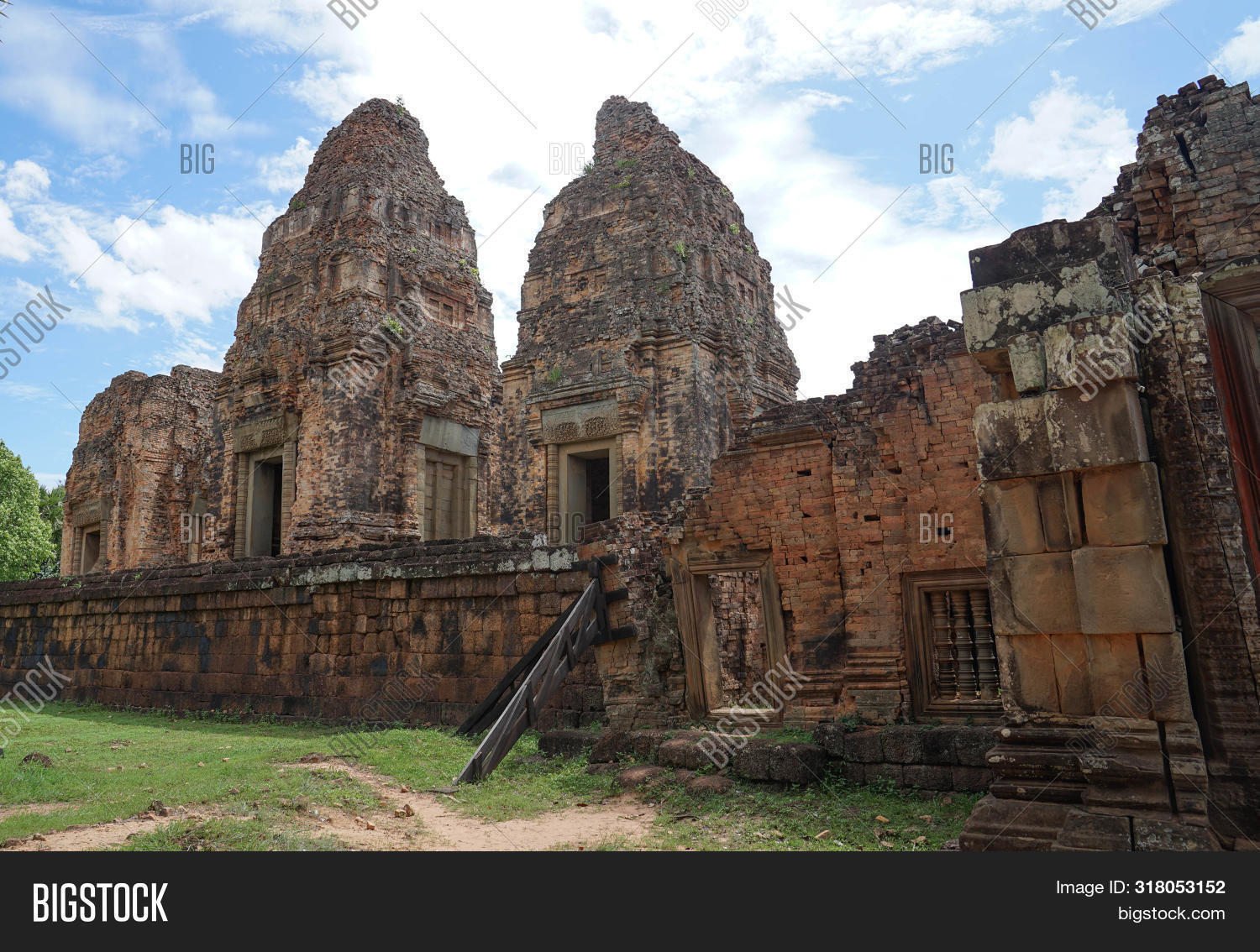 Pre Rup Temple Temple Image & Photo (Free Trial) | Bigstock