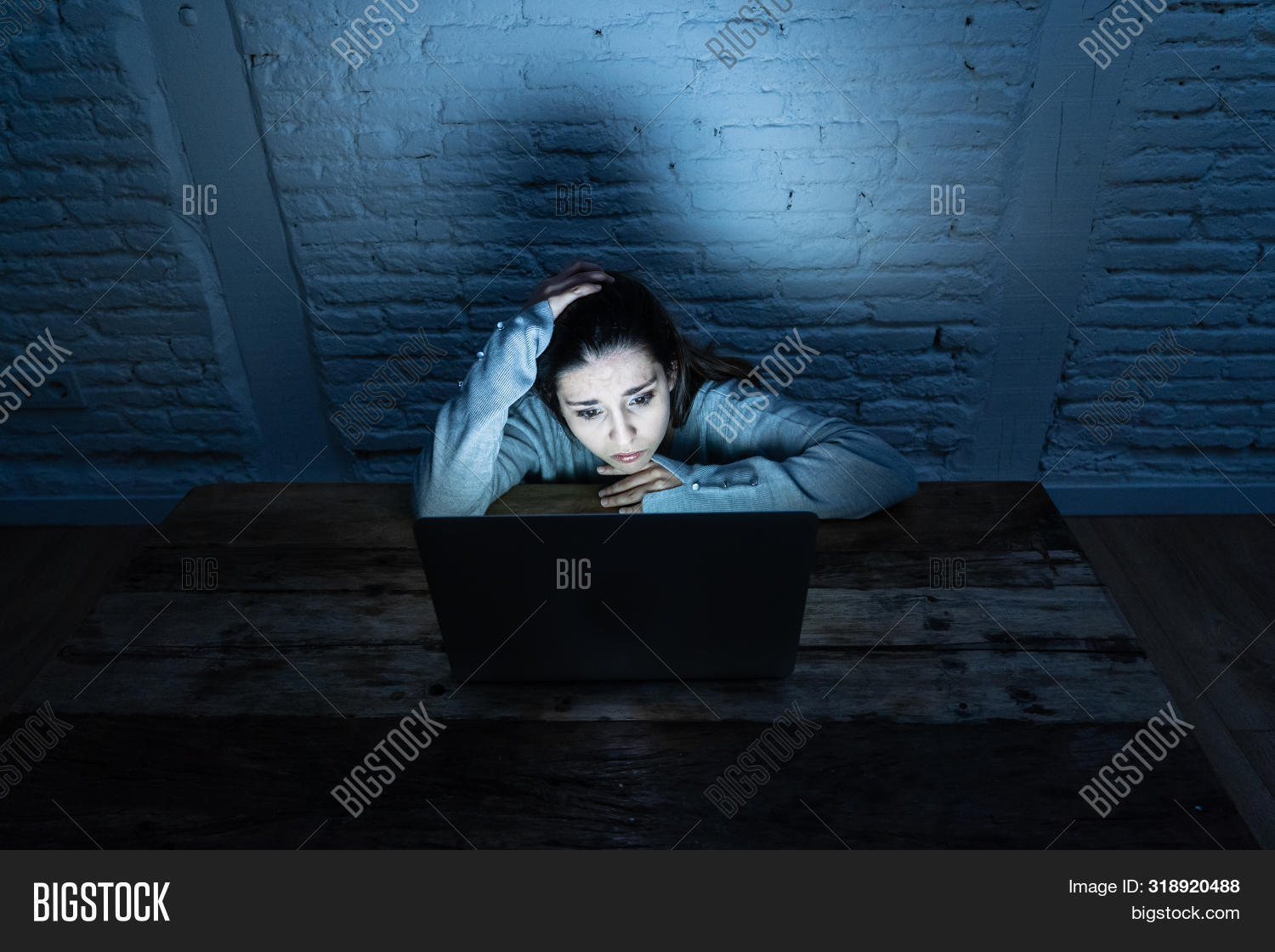 Scared Woman On Laptop Image & Photo (Free Trial) | Bigstock