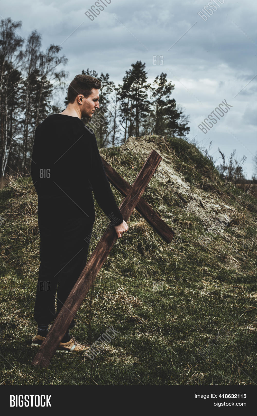 Man Carries Cross. С Image & Photo (Free Trial) | Bigstock