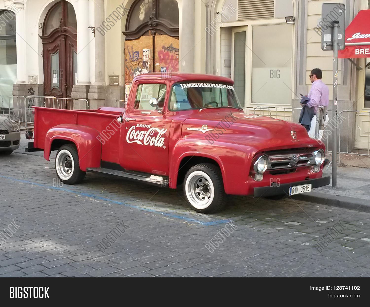 Coca Cola Van Image & Photo (Free Trial) | Bigstock