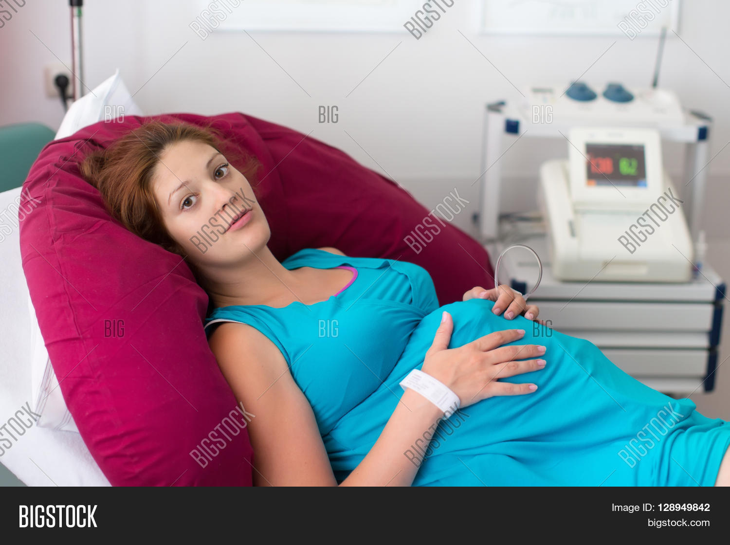 Mother Giving Birth Image & Photo (Free Trial) | Bigstock