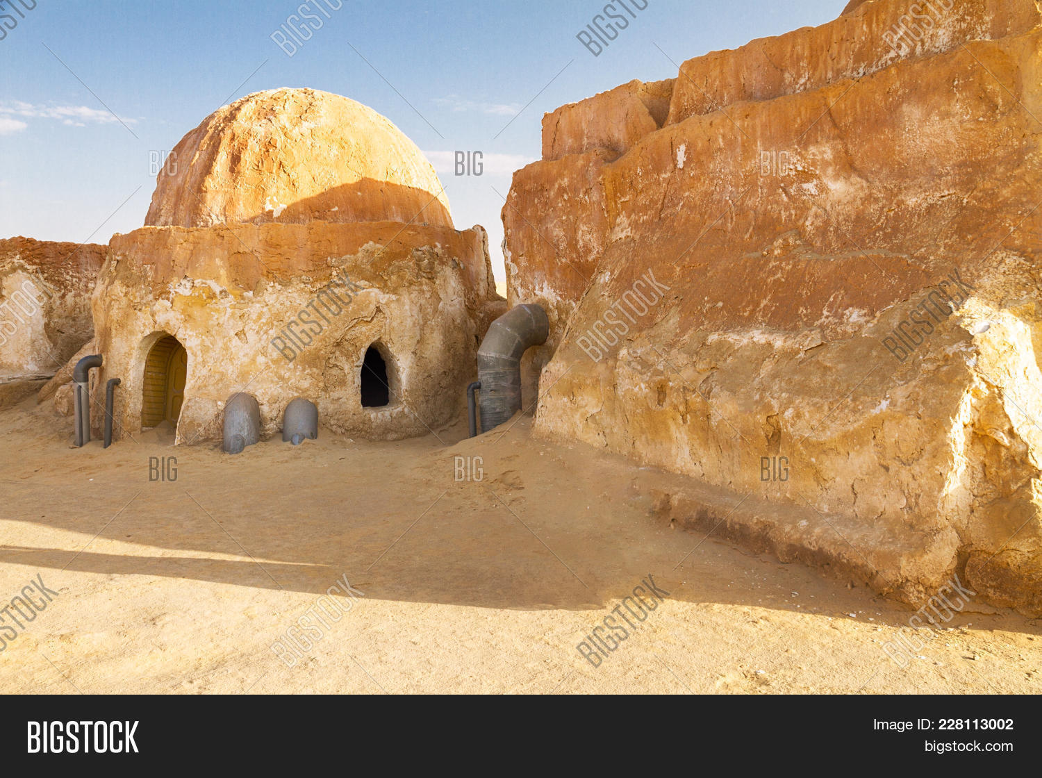 Yellow House Sahara Image & Photo (Free Trial) | Bigstock