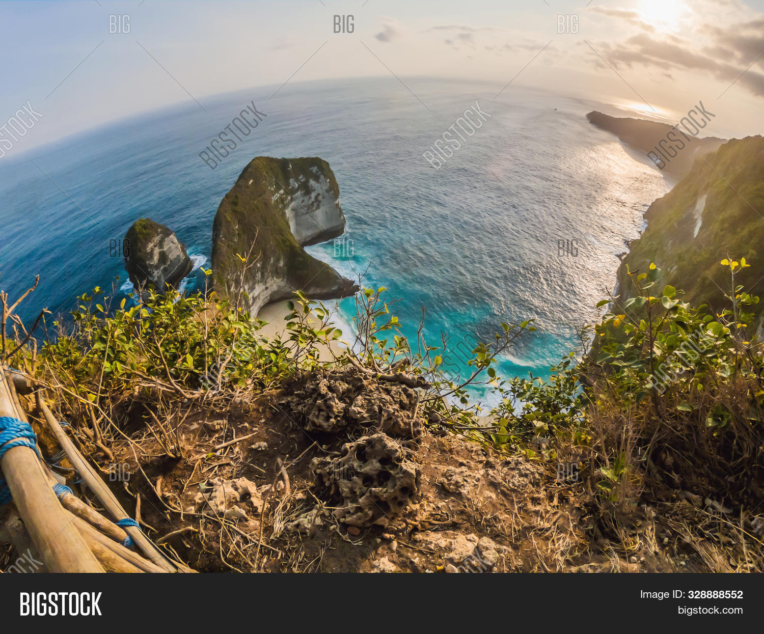 Manta Bay Kelingking Image & Photo (Free Trial) | Bigstock