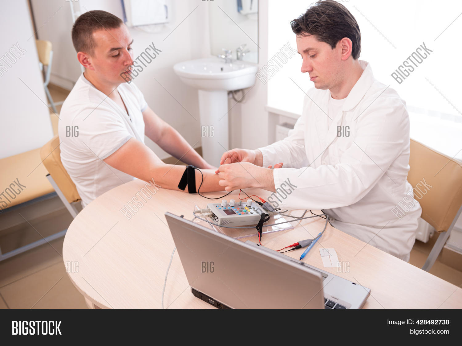Patient Nerves Testing Image & Photo (Free Trial) | Bigstock