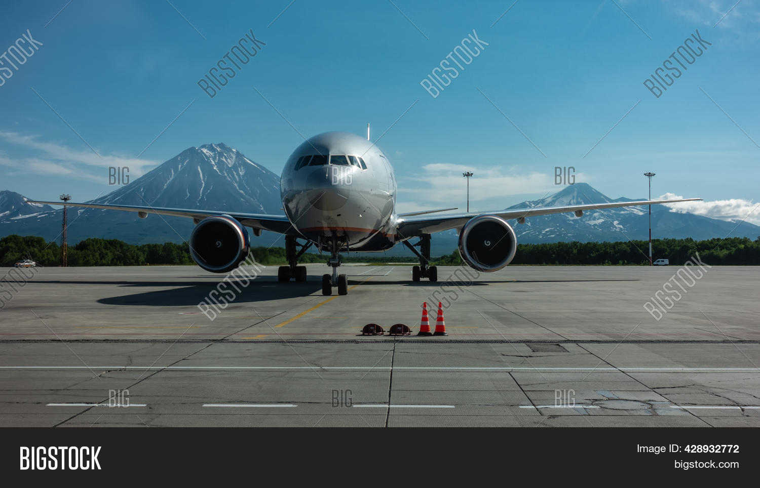 Plane Standing On Image & Photo (Free Trial) | Bigstock