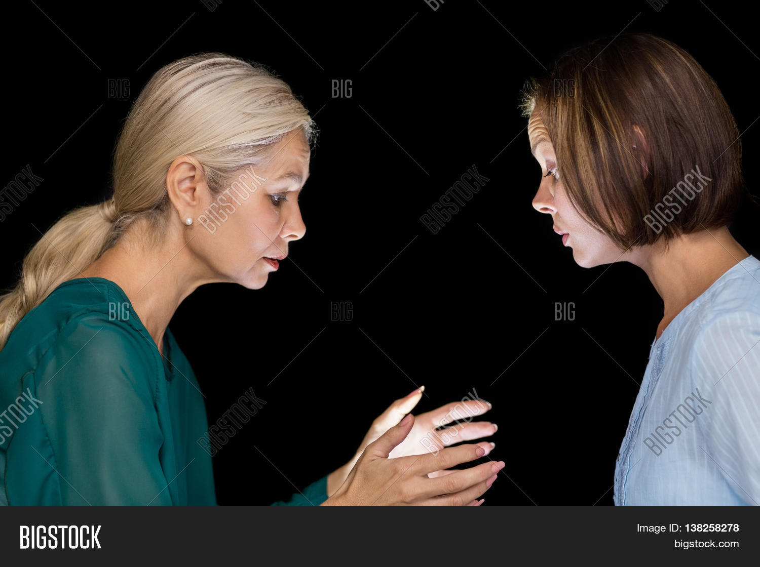 Hypnotist Hypnotizing Image & Photo (Free Trial) | Bigstock