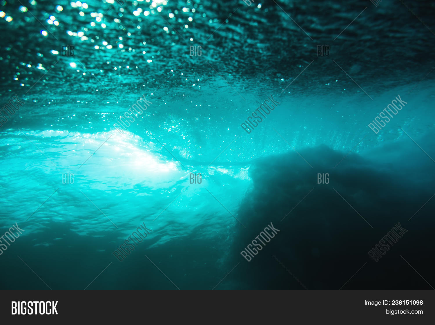 Underwater Barrel Wave Image & Photo (Free Trial) | Bigstock