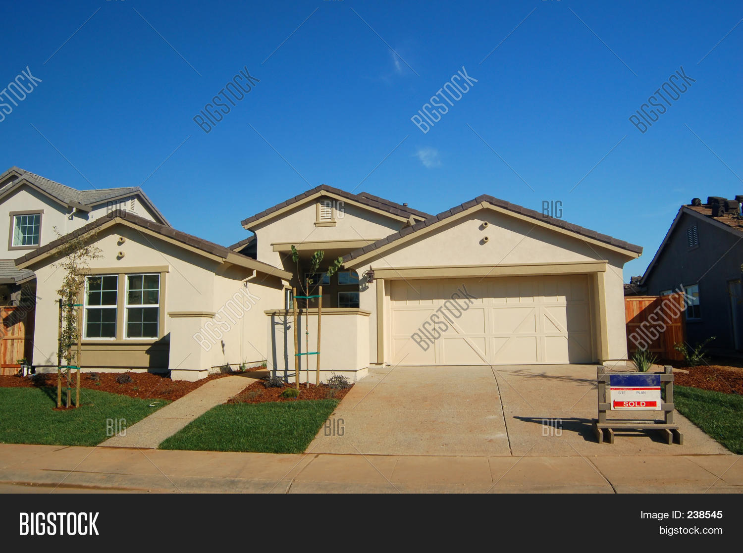 Suburban House Image & Photo (Free Trial) | Bigstock