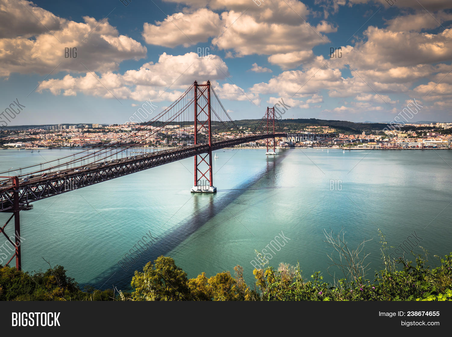 25 De Abril Bridge Image & Photo (Free Trial) | Bigstock