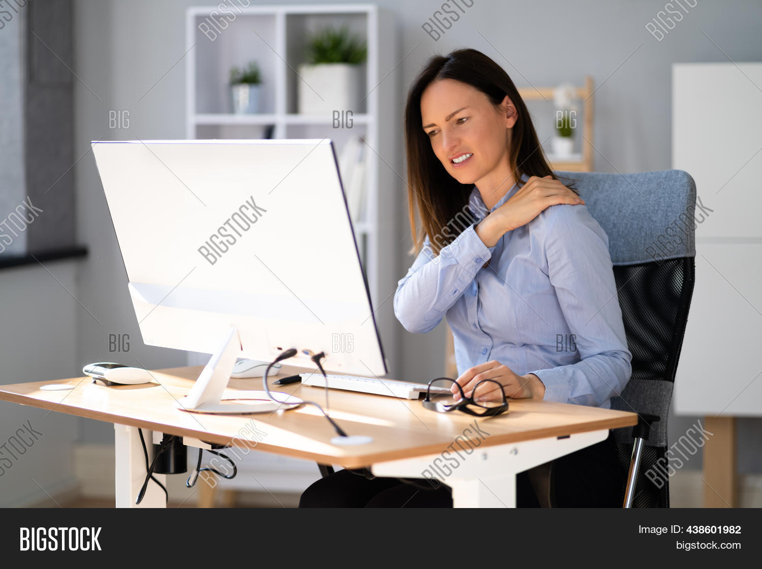 Bad Posture Neck Pain Image & Photo (Free Trial) | Bigstock