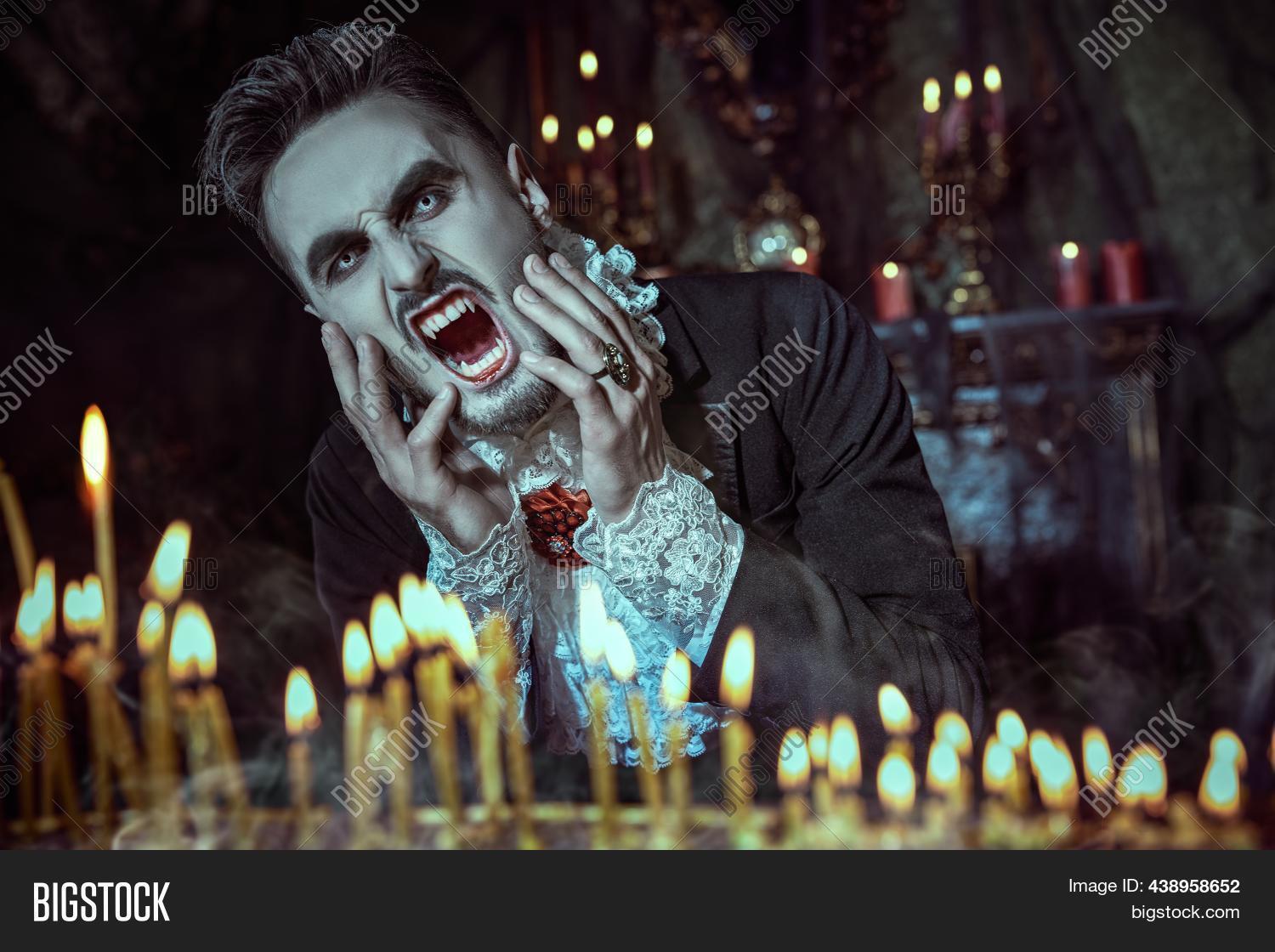 Bloodthirsty Vampire Image & Photo (Free Trial) | Bigstock