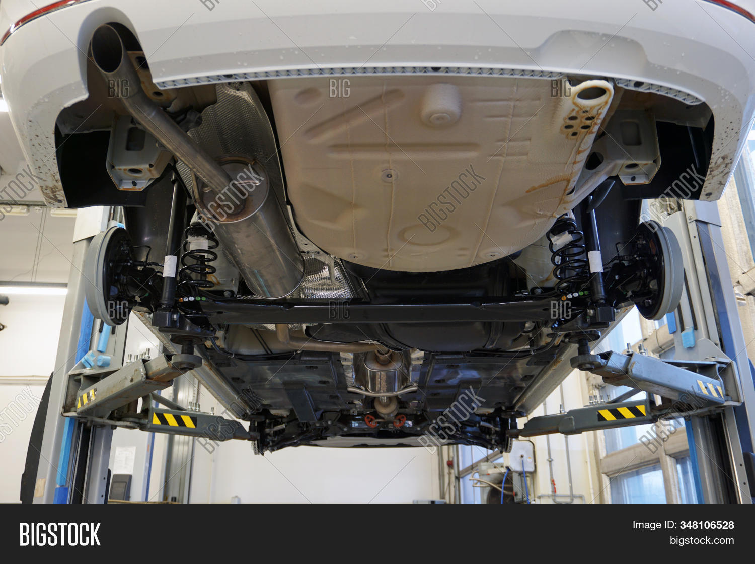 White Luxury Car Image & Photo (Free Trial) | Bigstock