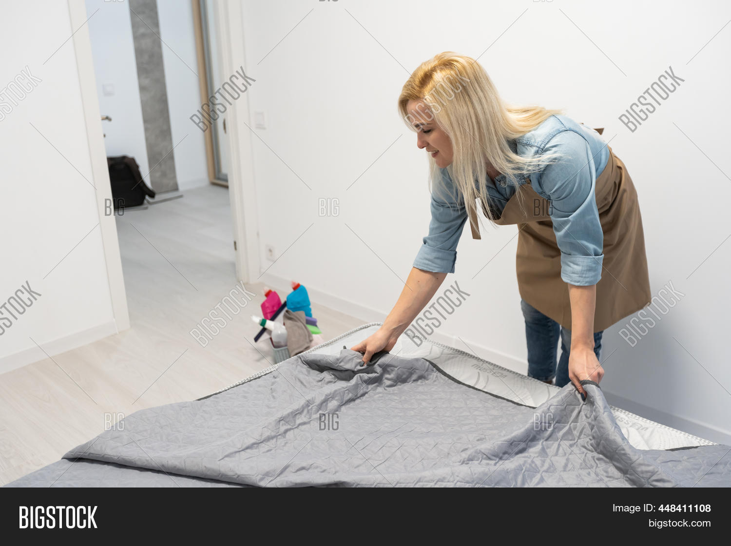 Hotel Maid Doing Room Image & Photo (Free Trial) | Bigstock