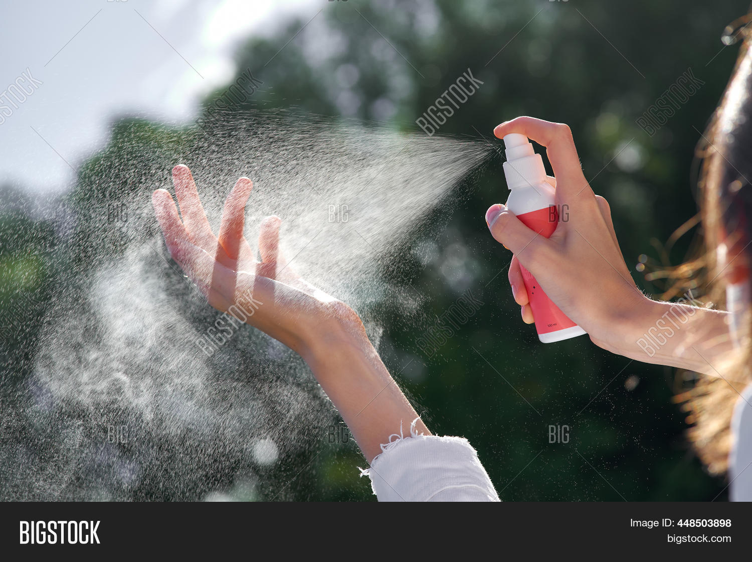 Hand Spraying Flacon Image & Photo (Free Trial) | Bigstock