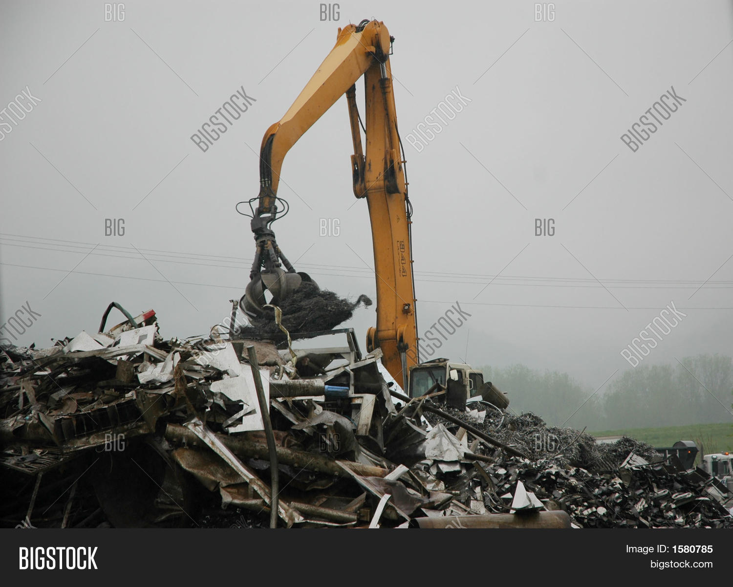 Crane Scrap Yard Image & Photo (Free Trial) | Bigstock