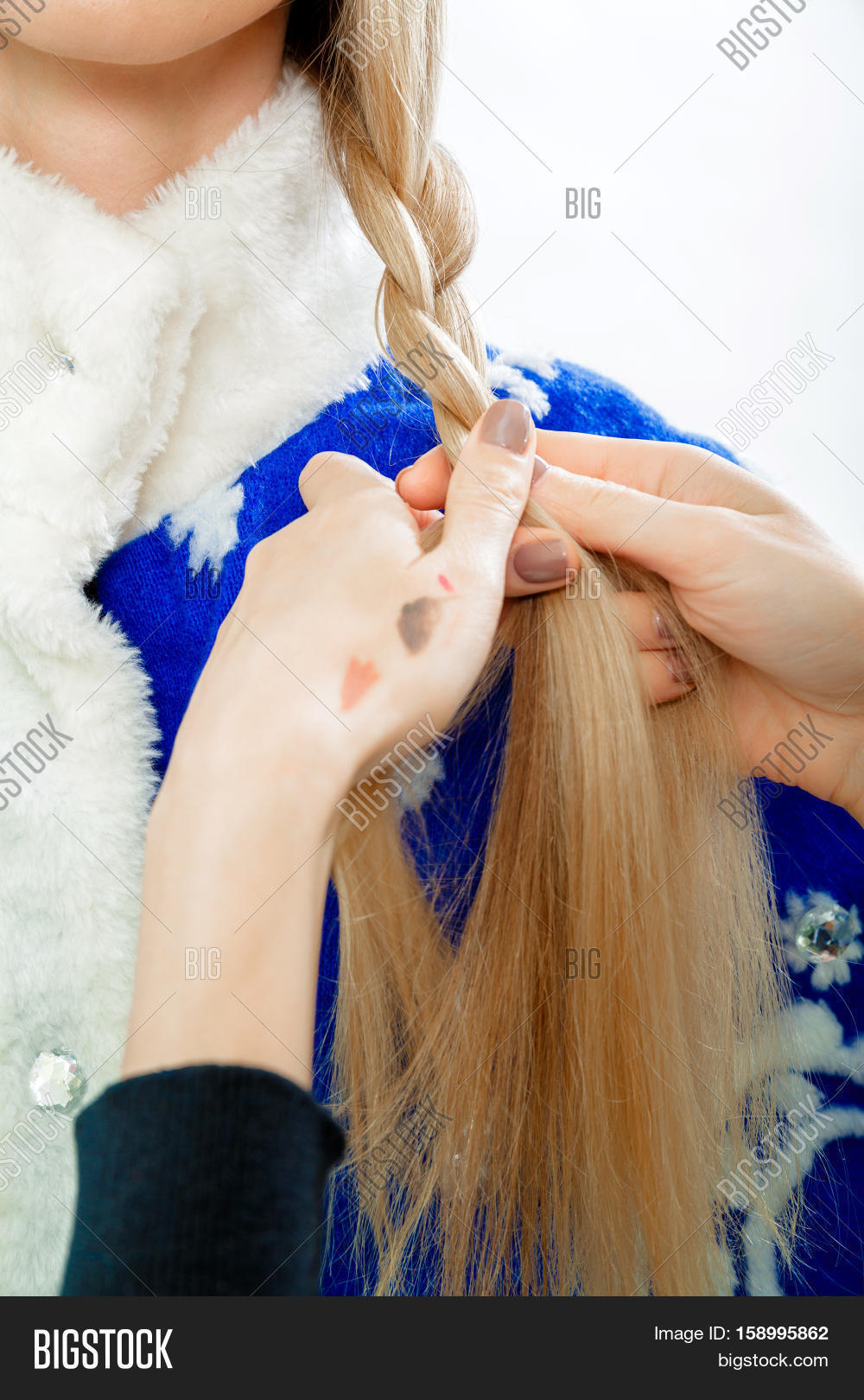 Stylist's Hands Braids Image & Photo (Free Trial) | Bigstock