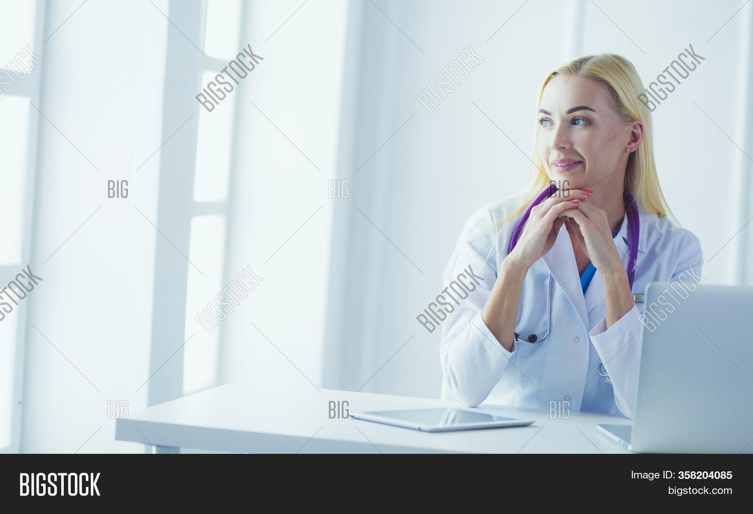 Female Doctor Sitting Image & Photo (Free Trial) | Bigstock