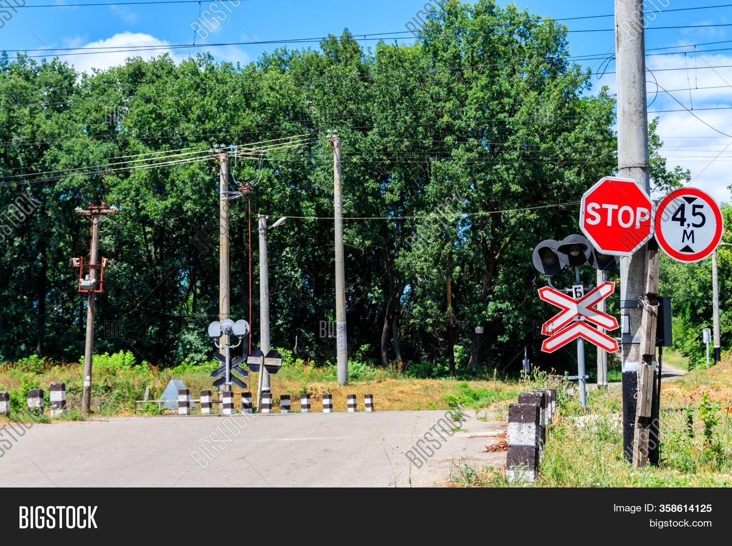 Railroad Crossing Over Image & Photo (Free Trial) | Bigstock
