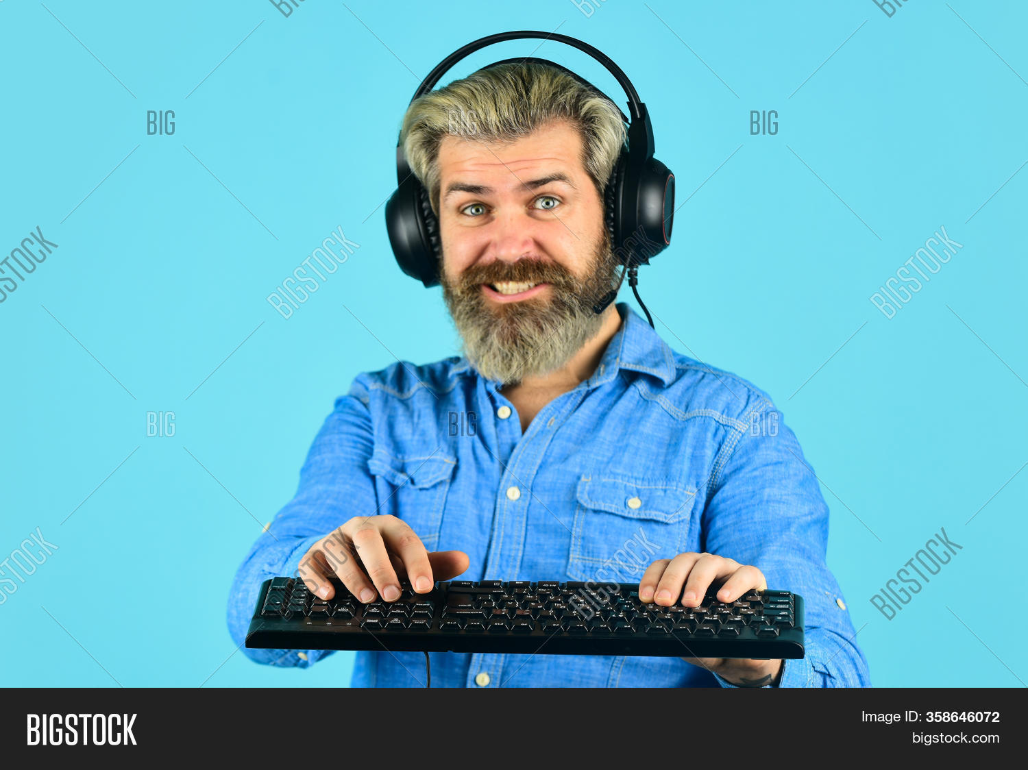 Play Computer Games. Image & Photo (Free Trial) | Bigstock