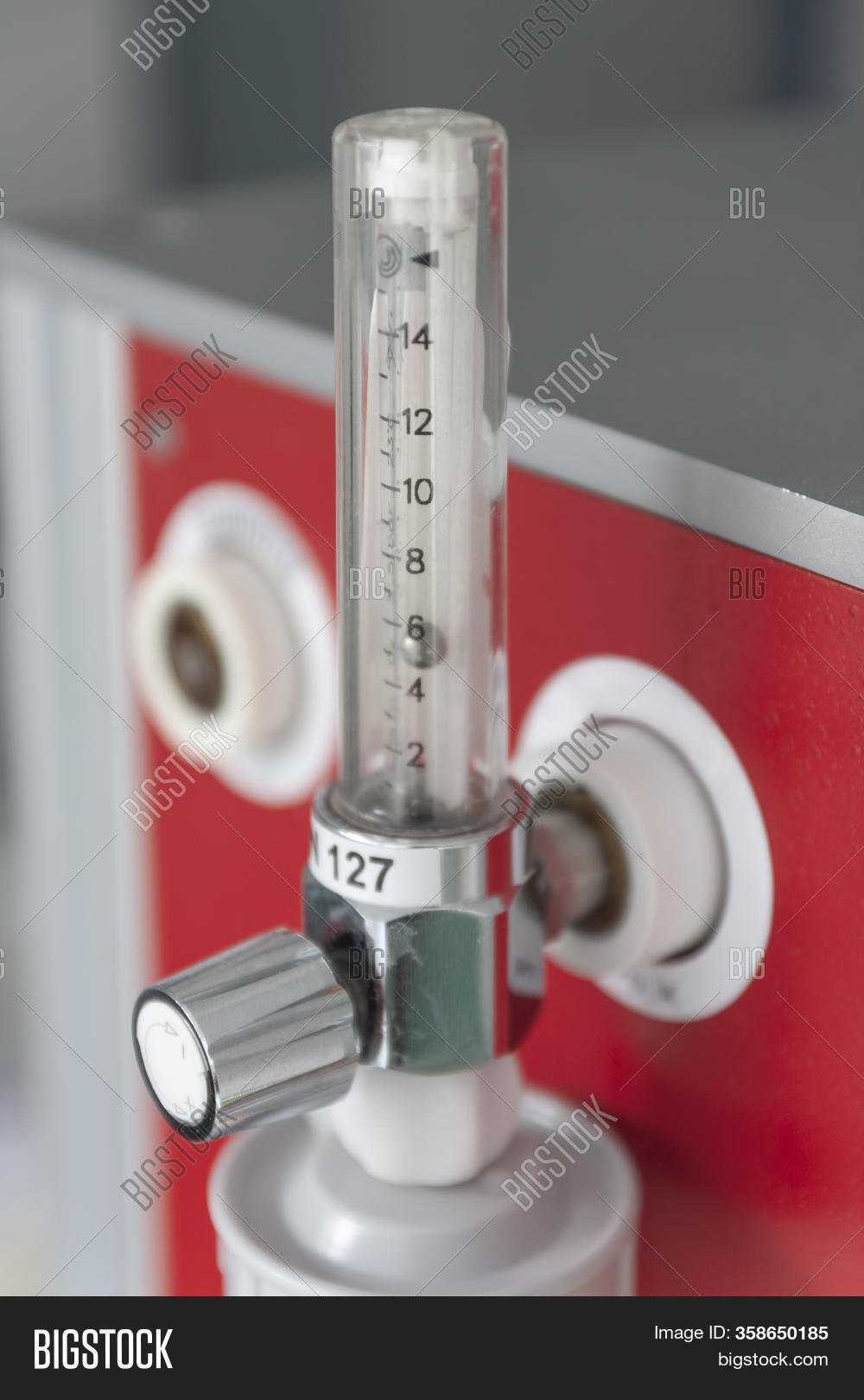 Medical Oxygen Flow Image & Photo (Free Trial) | Bigstock