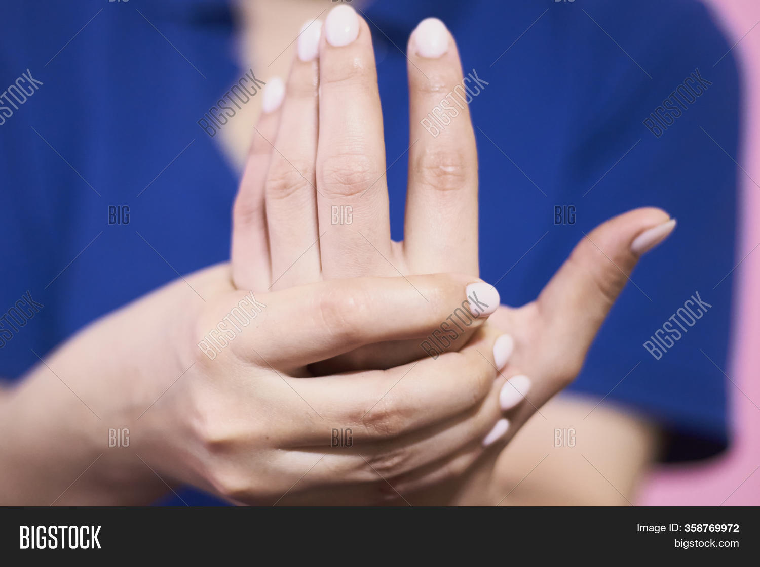 Woman Feeling Hand Image & Photo (Free Trial) | Bigstock