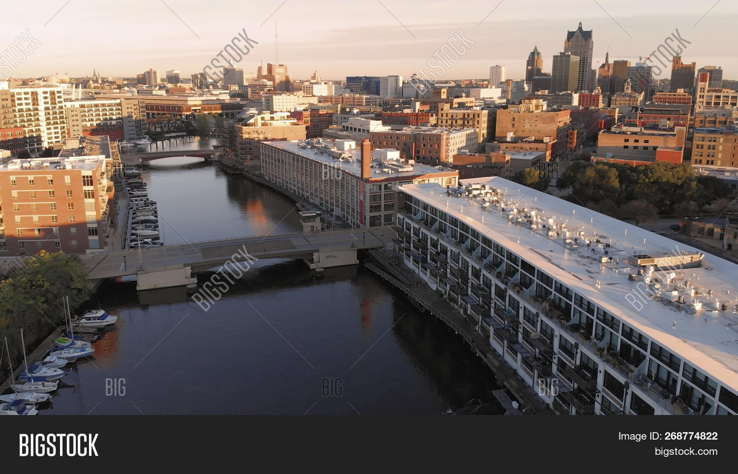 Milwaukee River Image & Photo (Free Trial) | Bigstock