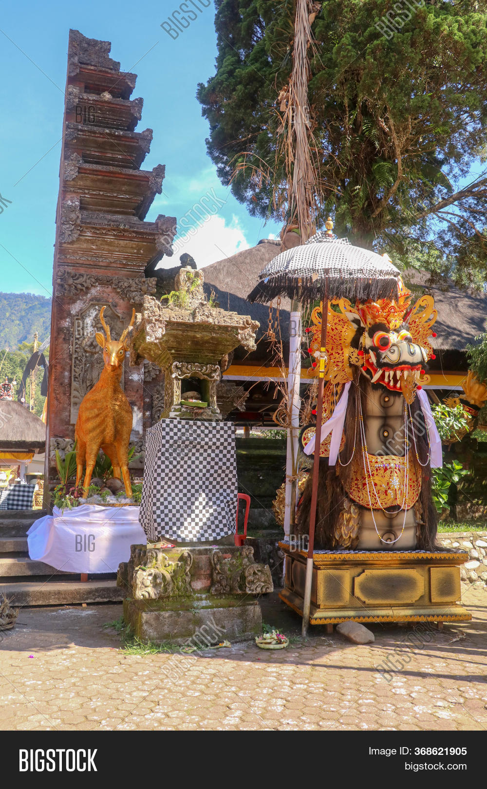 Statue Barong Hindu Image & Photo (Free Trial) | Bigstock