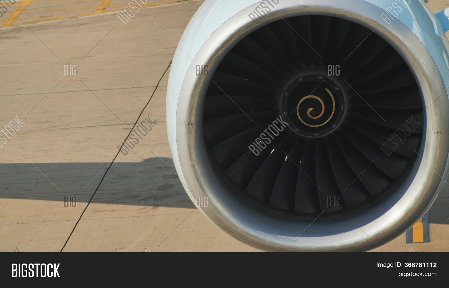 Close- Slow-moving Image & Photo (Free Trial) | Bigstock