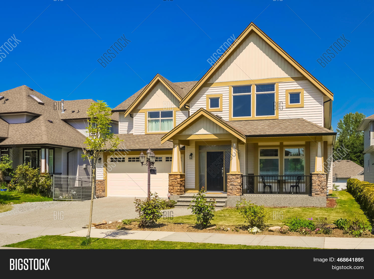 Big Family House Image & Photo (Free Trial) | Bigstock