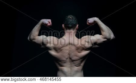 Bodybuilder Man 图片和照片（免费试用） | Bigstock