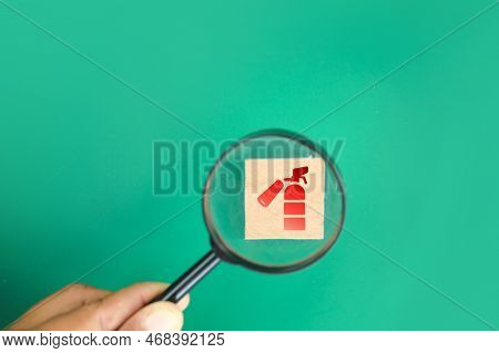 Magnifying Glass Image & Photo (Free Trial) | Bigstock