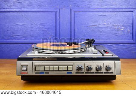 Vintage Turntable Image & Photo (Free Trial) | Bigstock