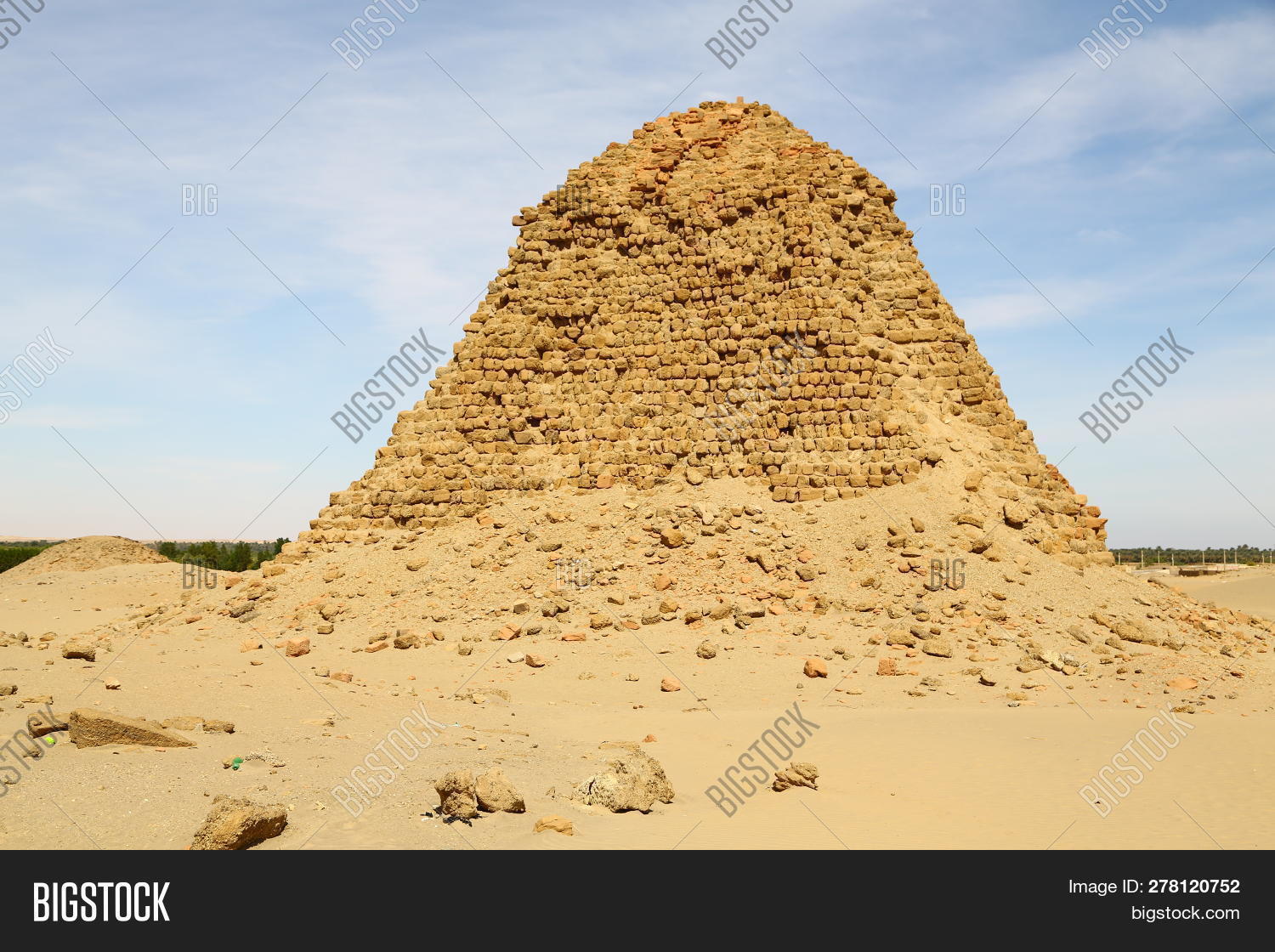 Antique Pyramids Black Image & Photo (Free Trial) | Bigstock