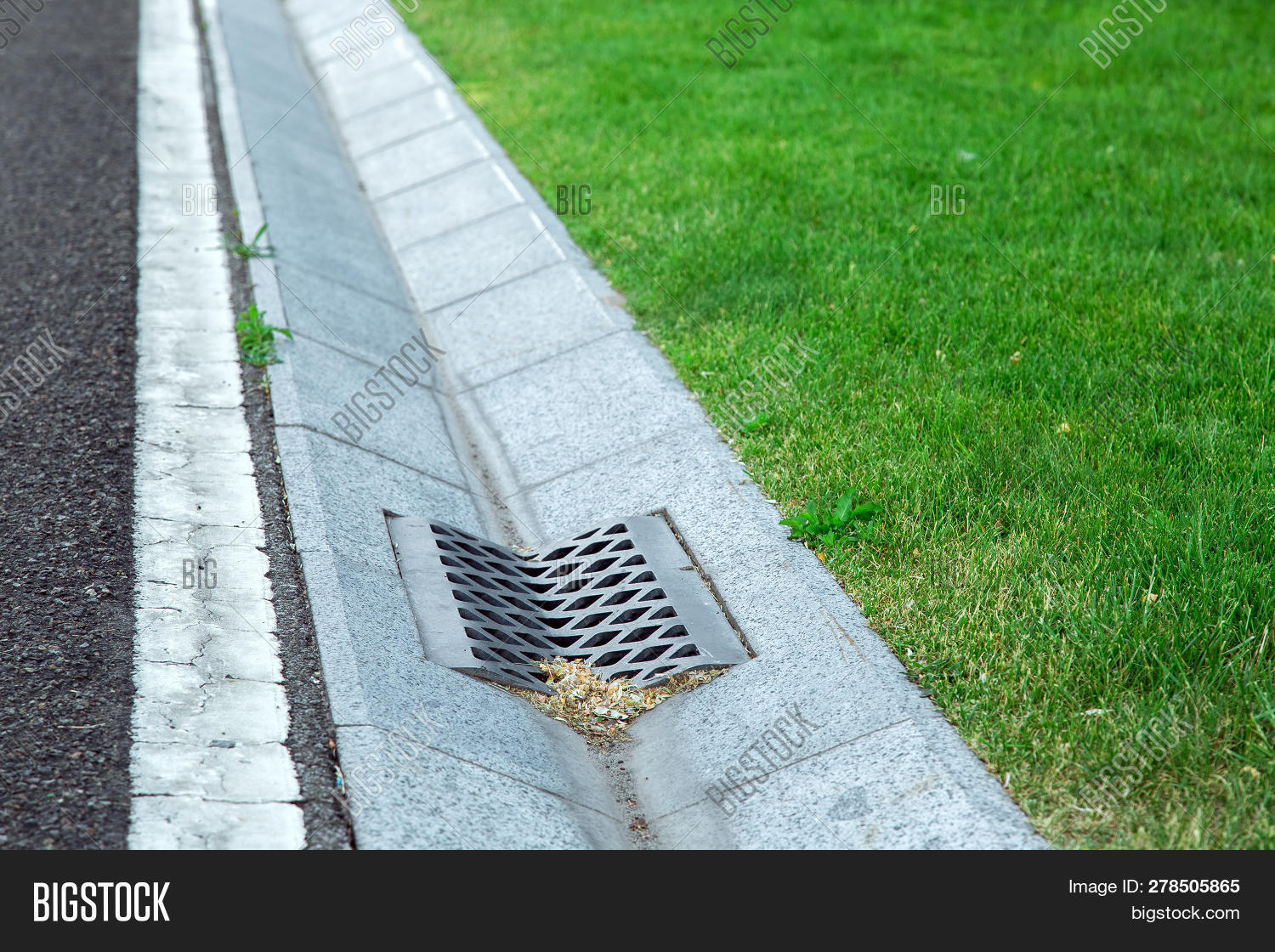 Gutter Stormwater Image & Photo (Free Trial) | Bigstock