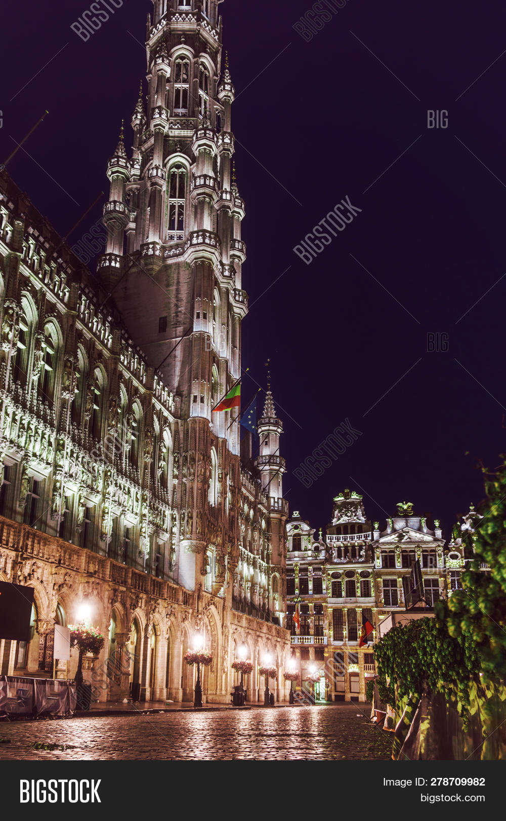 Grand Square (Grand Image & Photo (Free Trial) | Bigstock
