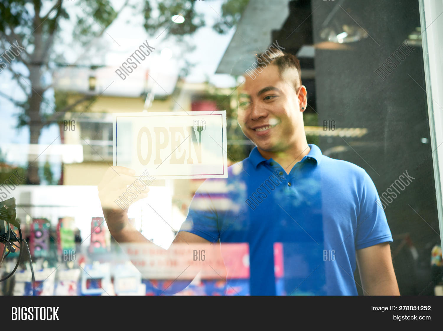 Smiling Vietnamse Shop Image & Photo (Free Trial) | Bigstock