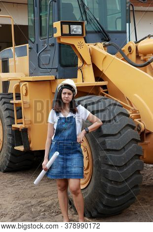 Female Civil Engineer Image & Photo (Free Trial) | Bigstock