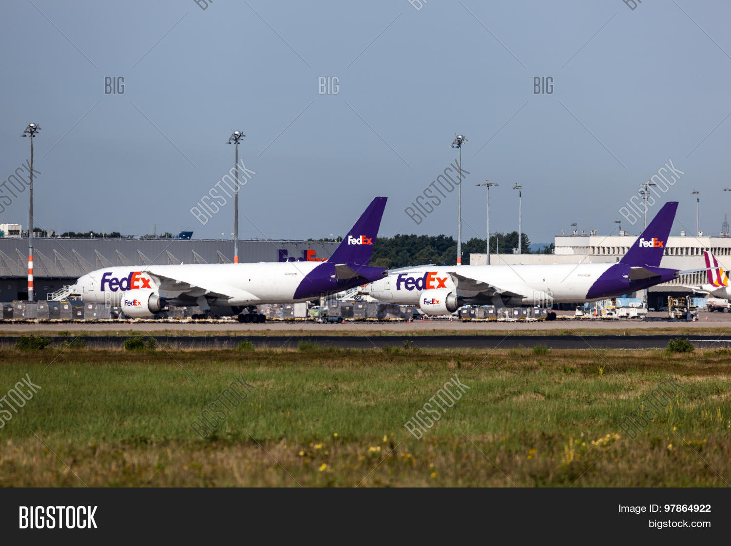 Fedex Airplanes Cargo Image & Photo (Free Trial) | Bigstock