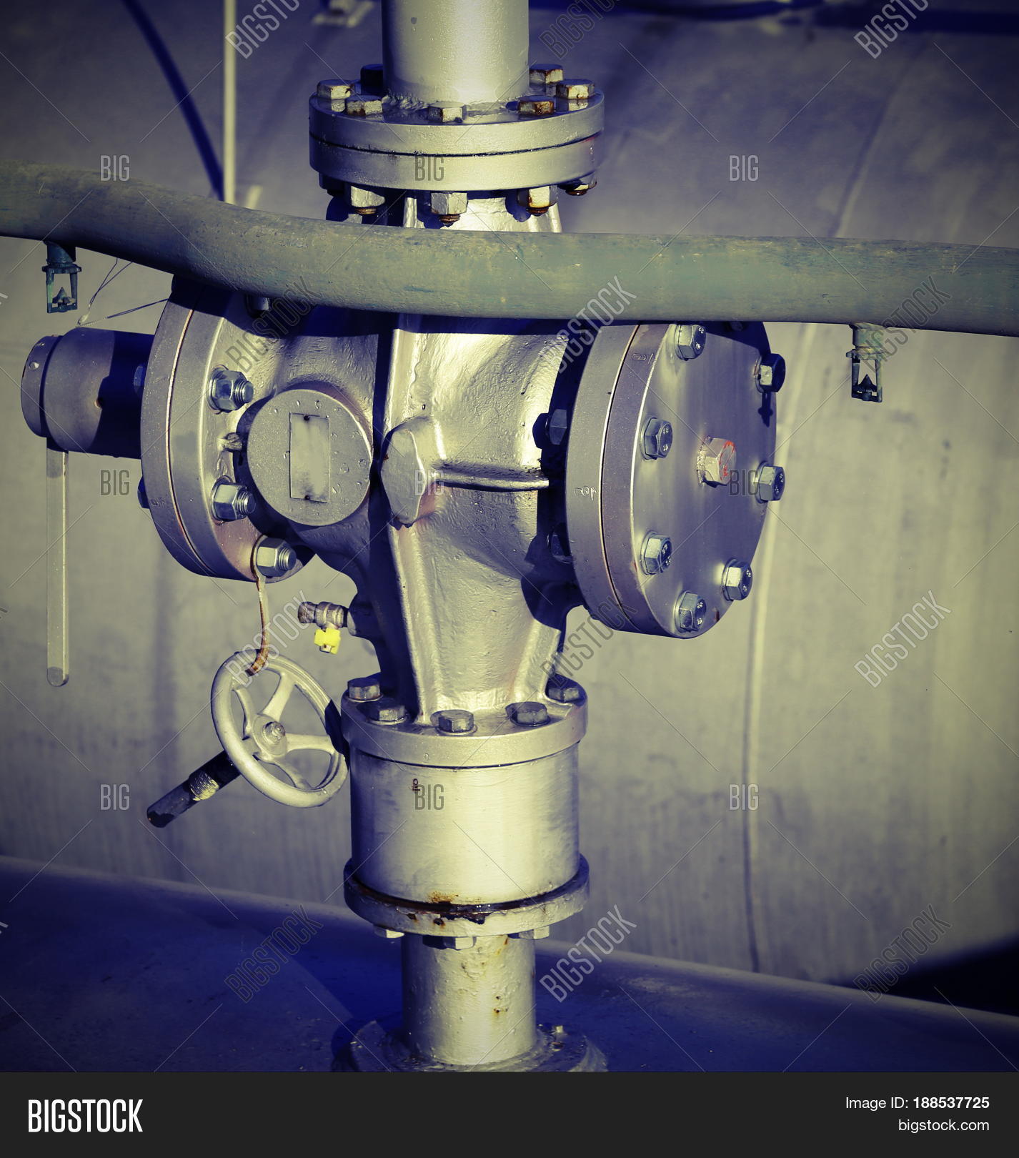 Valve Closure Image & Photo (Free Trial) | Bigstock