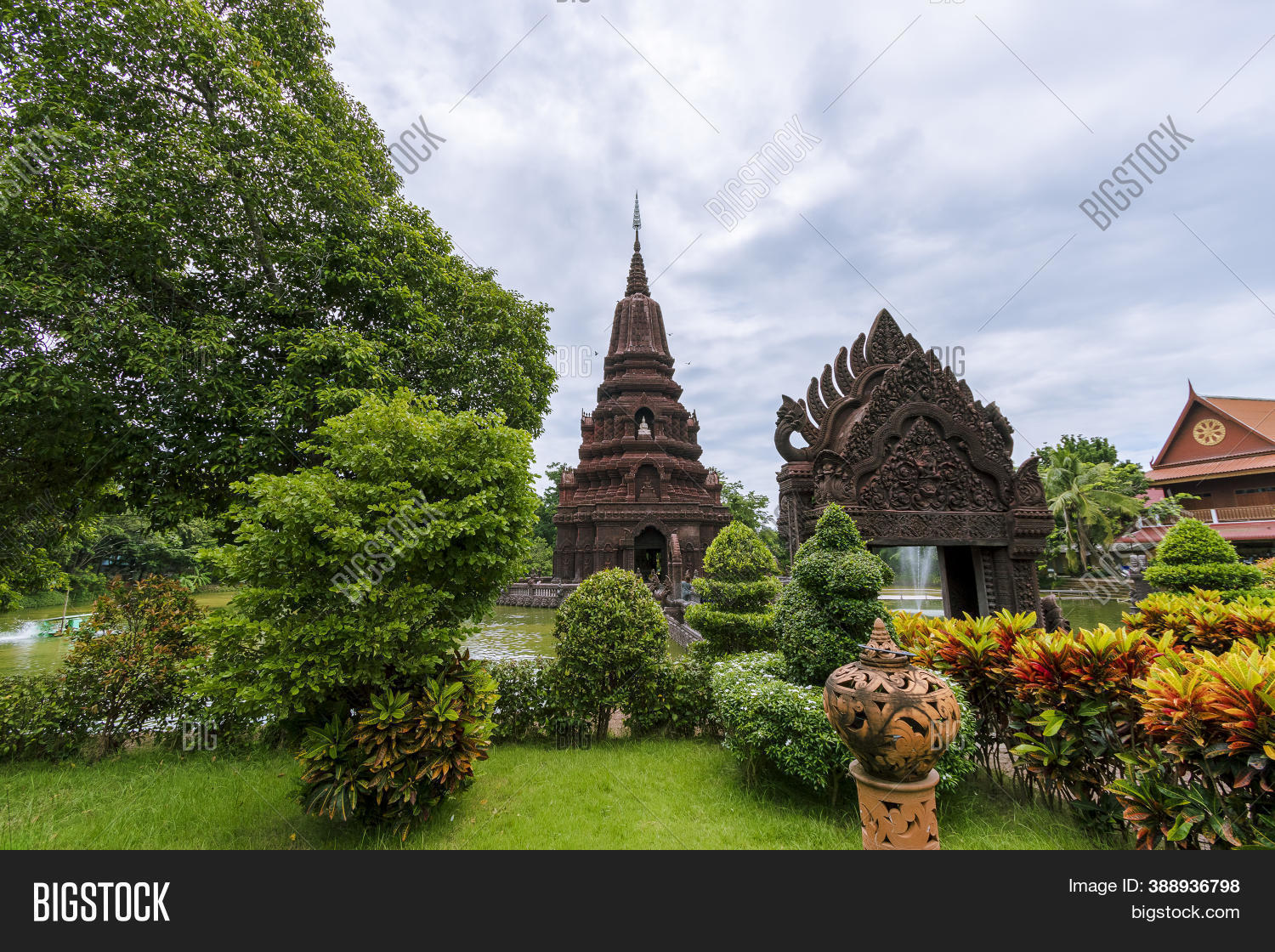 Beautiful Chedi Image & Photo (Free Trial) | Bigstock