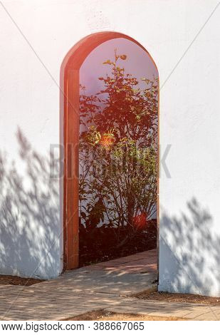 Empty Door Frame Arch Image & Photo (Free Trial) | Bigstock